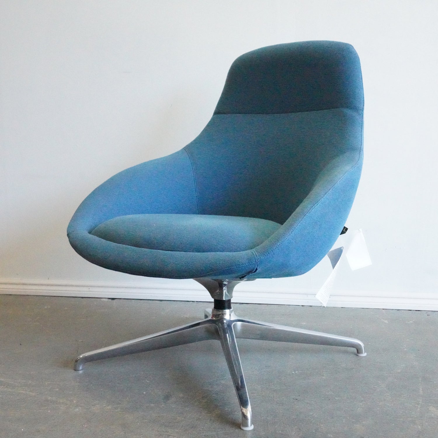 Herman Miller Naughtone Always Swivel Lounge chair – enliven mart