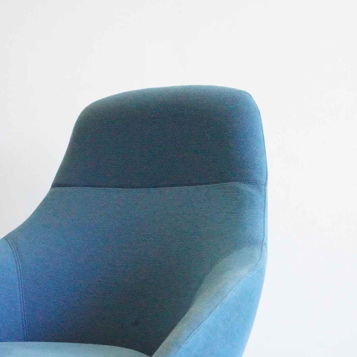 Herman Miller Naughtone Always Swivel Lounge chair – enliven mart