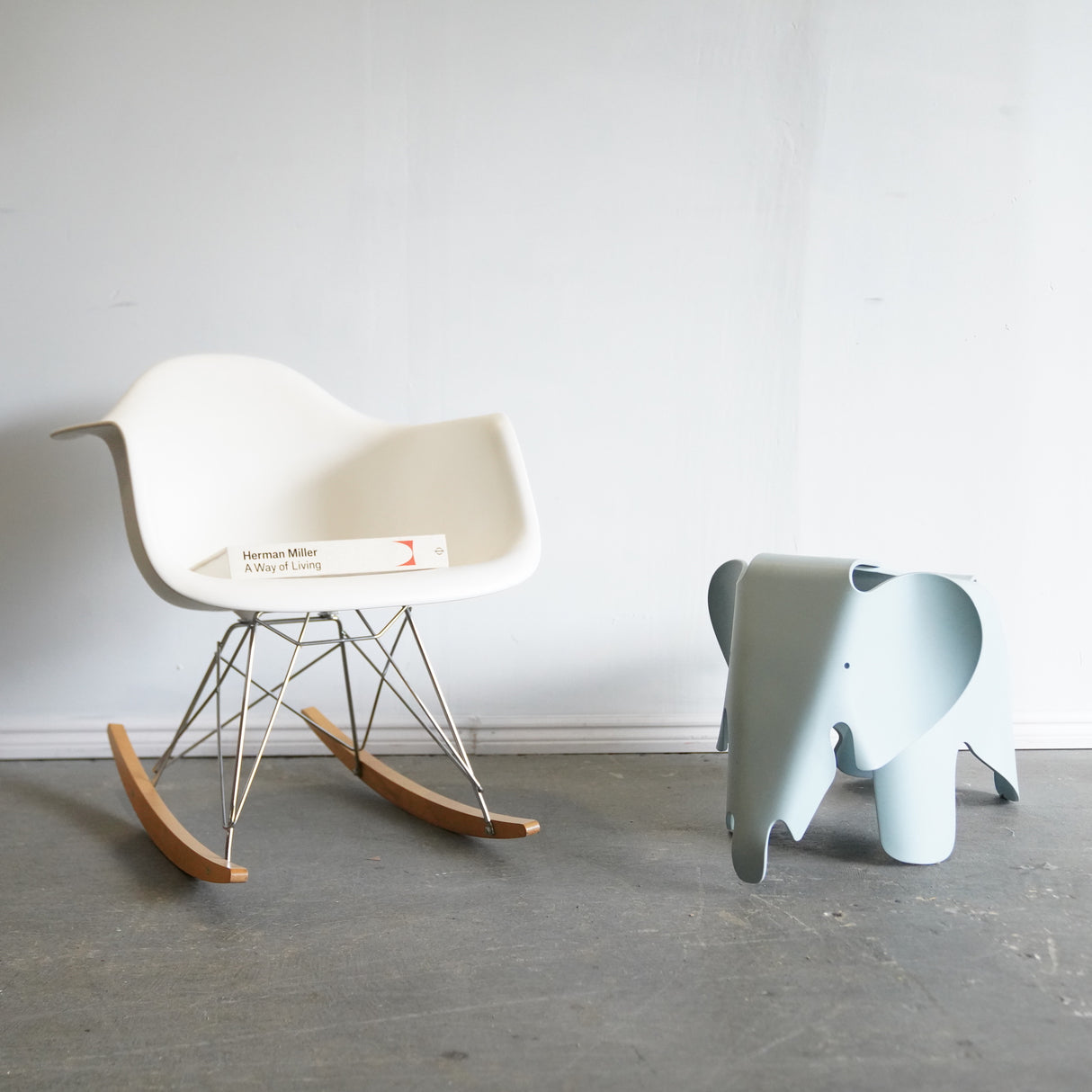 Authentic Herman Miller Eames Molded Plastic Rocking chair – enliven mart