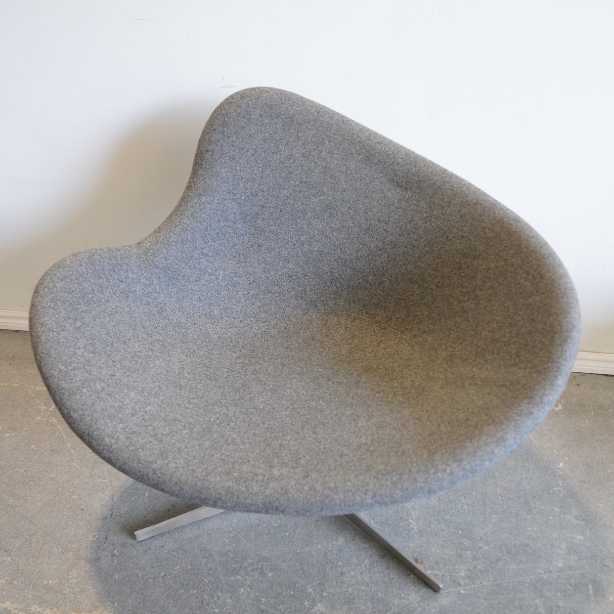 High Tower K2 Swivel Lounge Chair – enliven mart