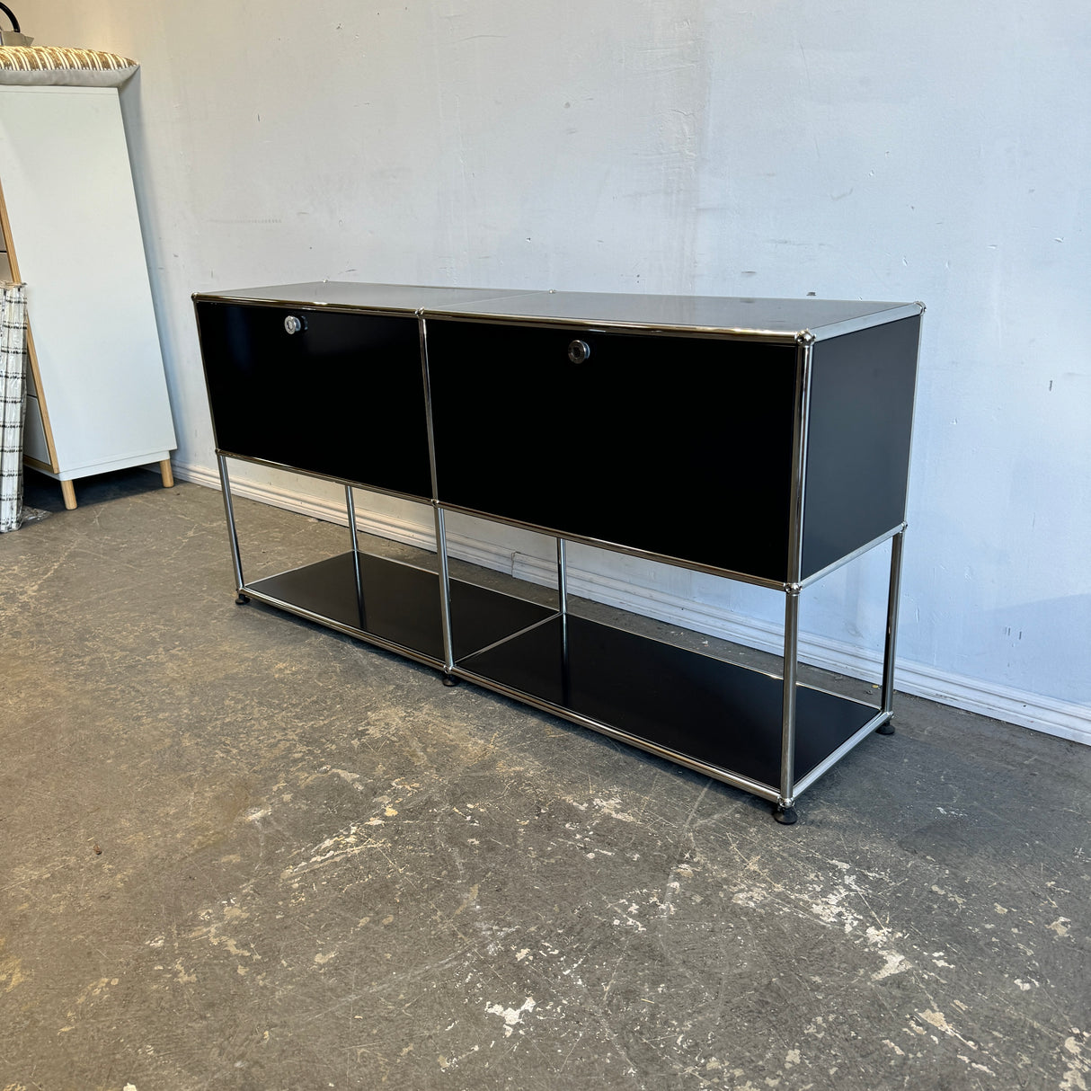 USM Haller 2X2 Console with storage (Black) – enliven mart