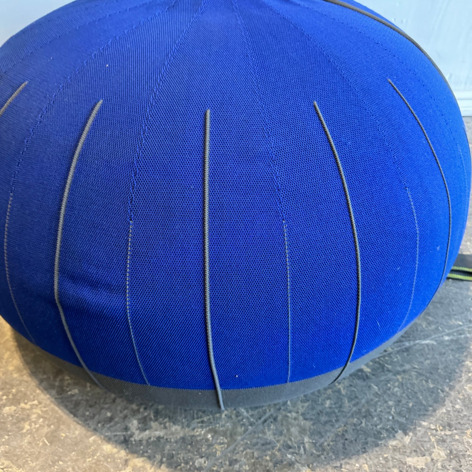 Vitra Mochi Pouf – enliven mart
